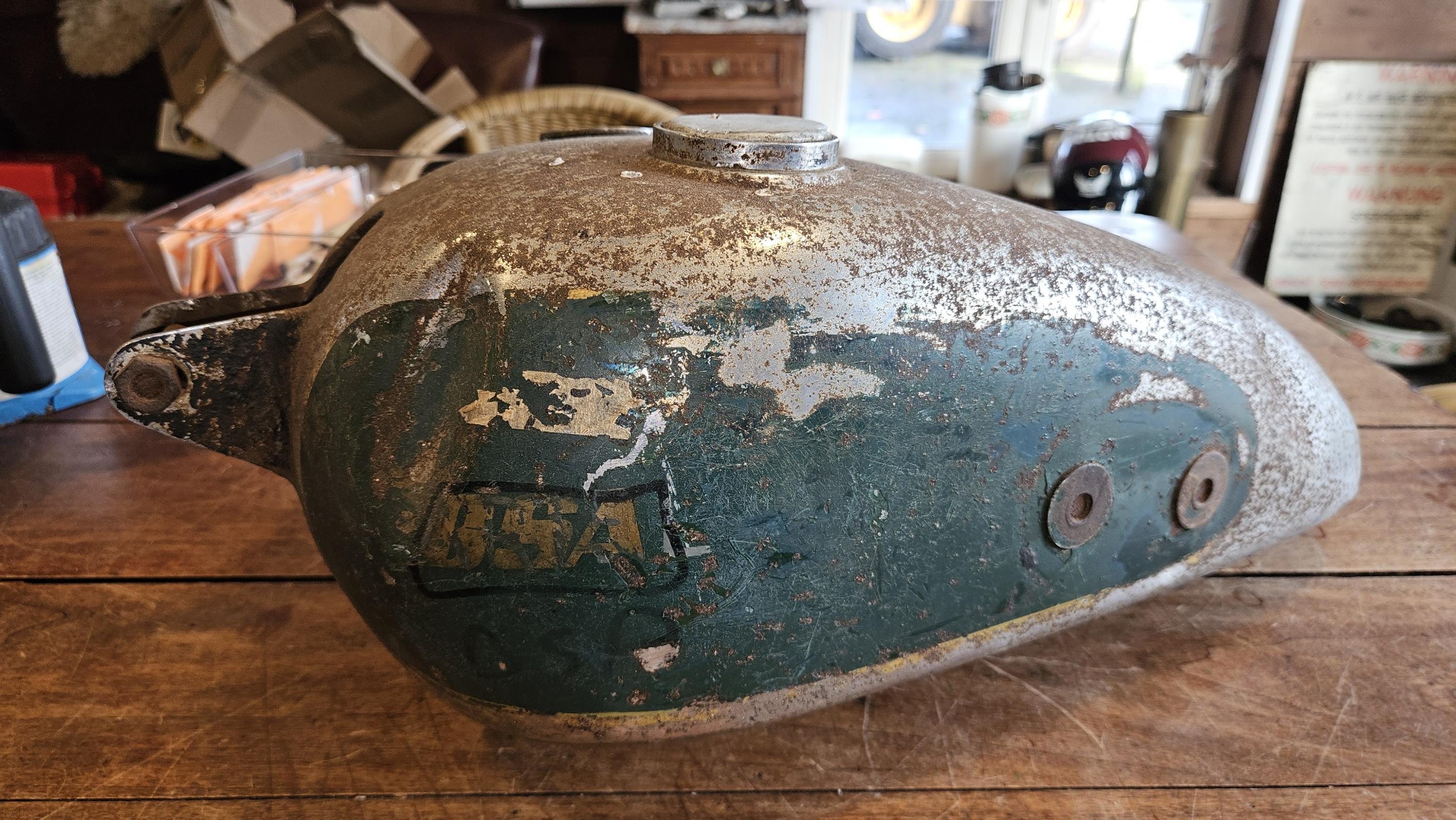 BSA Petrol tank 30's | Dutch Lion Motorbikes